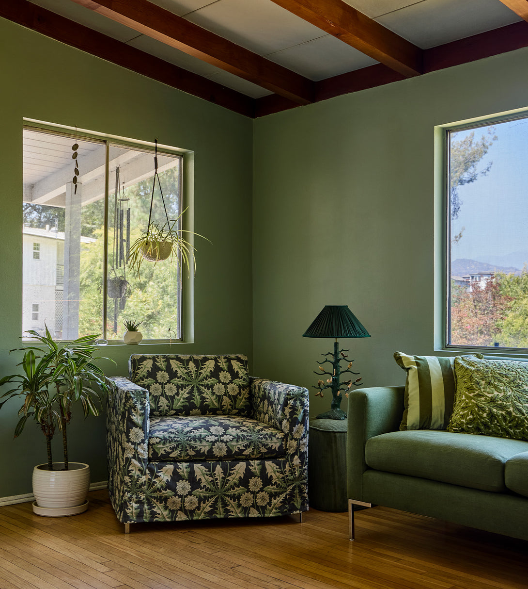 Dreamers & Schemers: Jessica Hundley's Study – House of Hackney US
